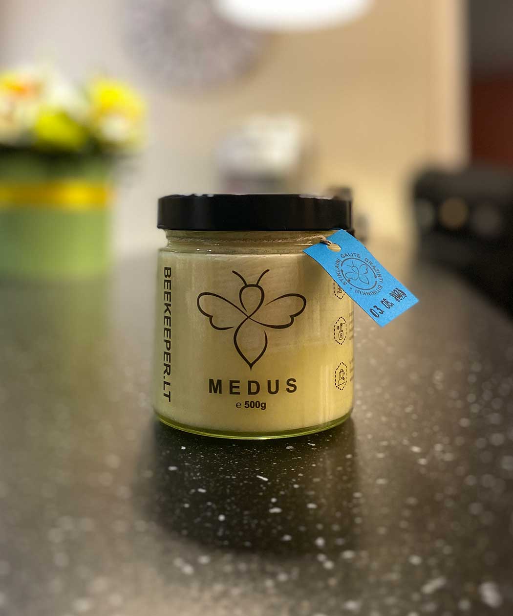 Pavasario žiedų nektaro šviežias medus – Beekeeper.lt